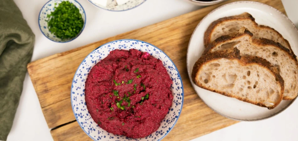 Pasta z buraka na kanapki – przepis Akademii Smaku - Akademia Smaku